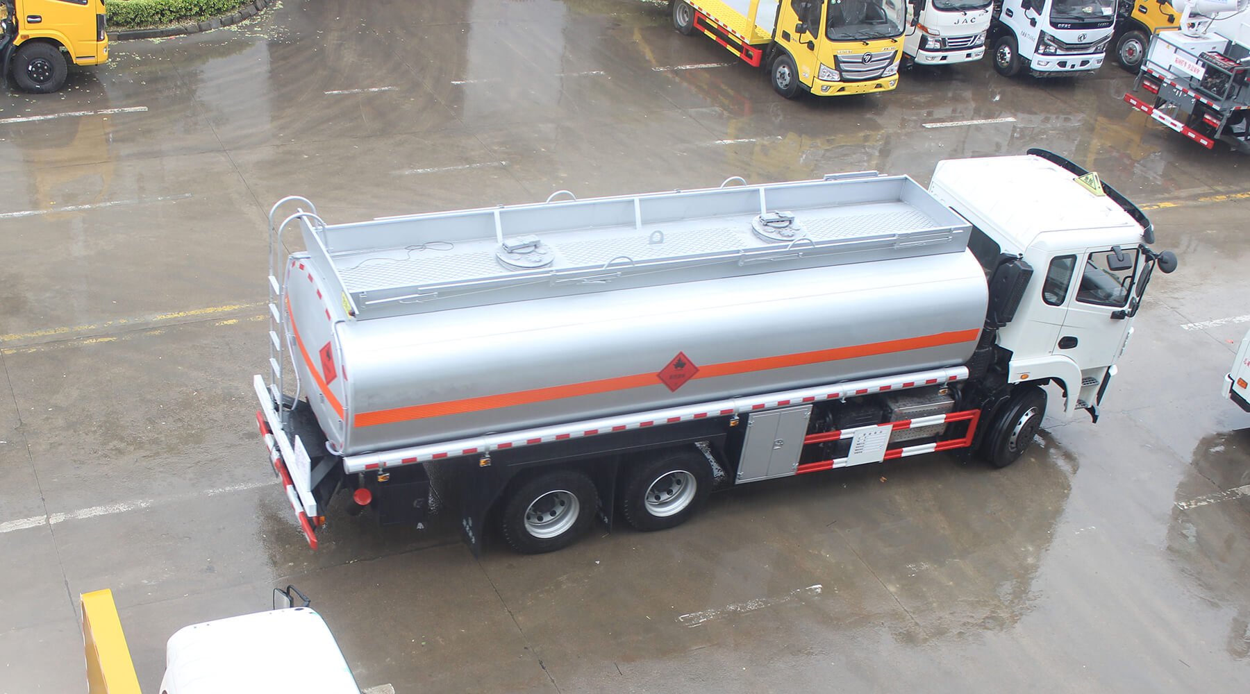 Dongfeng 20000 Liters Fuel Tanker Oil Delivery Truck - Keeyak Specialty ...