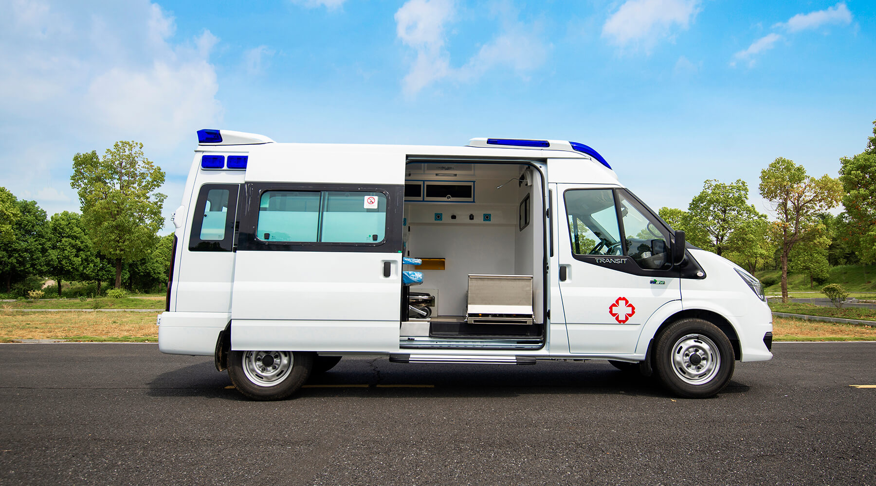 Ford Monitoring Ambulance Emergency Vehicles 10-12 Seats V348 - Keeyak ...