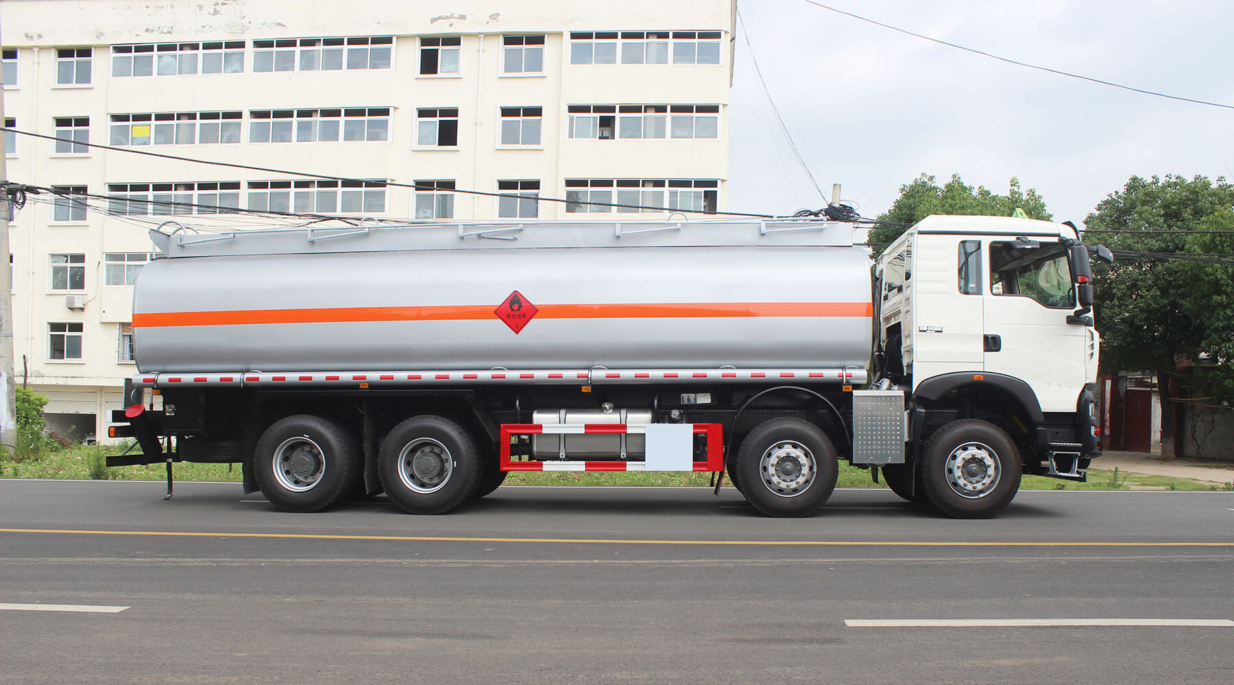 Howo Fuel Transport Trucker Truck 24000 Liters - Keeyak Specialty ...