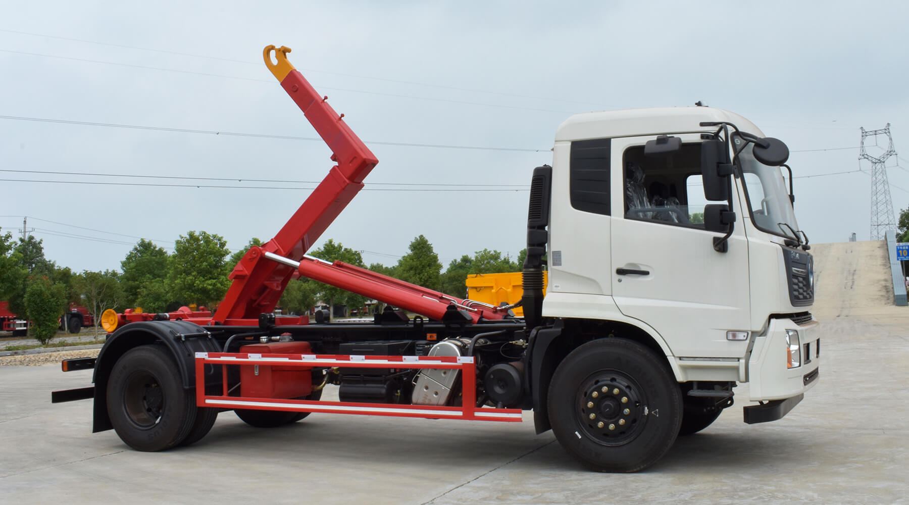 Dongfeng 12CBM Hook Arm Lifting Dump Garbage Skip Truck - Keeyak ...
