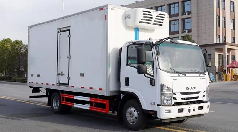 Refrigerated Lorry Isuzu 4 Tons for Meat Food Transprot