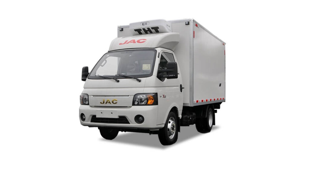 JAC 3.5m Small Refrigerated Truck For Frozen Meat Chicken Fruits and ...