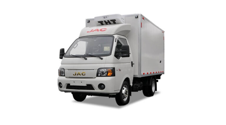 JAC 3.5m Small Refrigerated Truck For Frozen Meat Chicken Fruits and ...