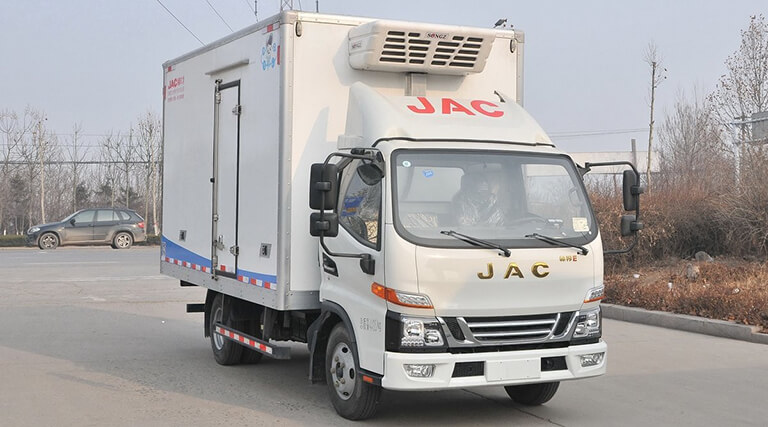 JAC 4 Meters Cooling Box Truck 152HP Cummins Engine Cold Chain ...