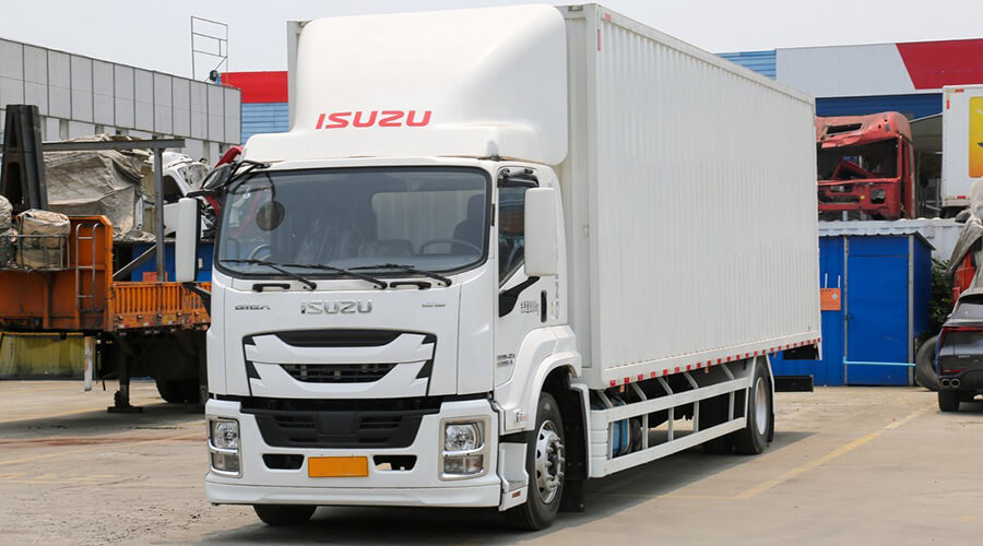 What is Isuzu Giga?