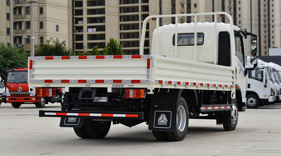 Howo Cargo Truck Dropside Single Row 140 HP 5 Speed Gearbox