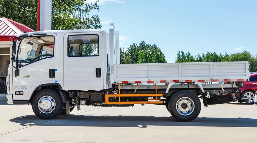 Isuzu Cargo Truck 3.16m double cab light lorry with Passenger 6