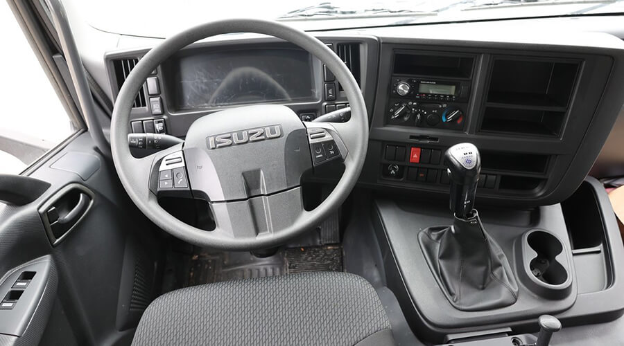 Isuzu Giga Heavy Duty Trucks 18 Ton 4×2 Box Truck 240 HP