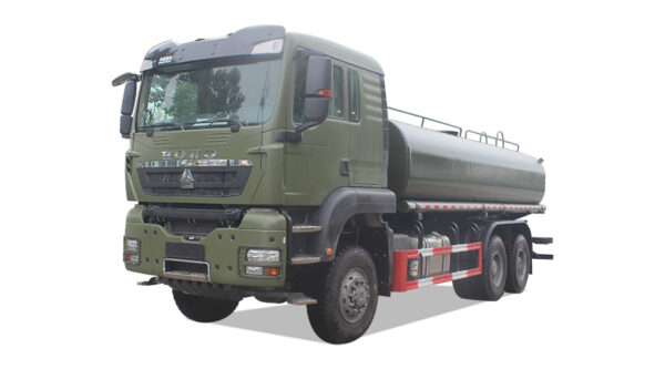 Off Road Water Truck 15000L With Water Cannon Sinotruk Howo